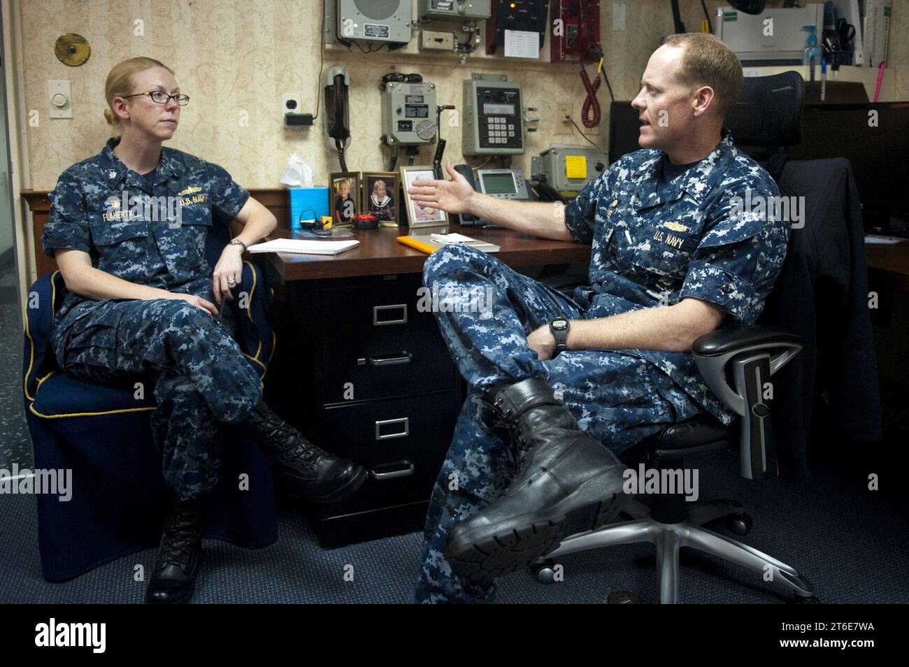 USS HOPPER (DDG 70) 140329 Stock Photo - Alamy