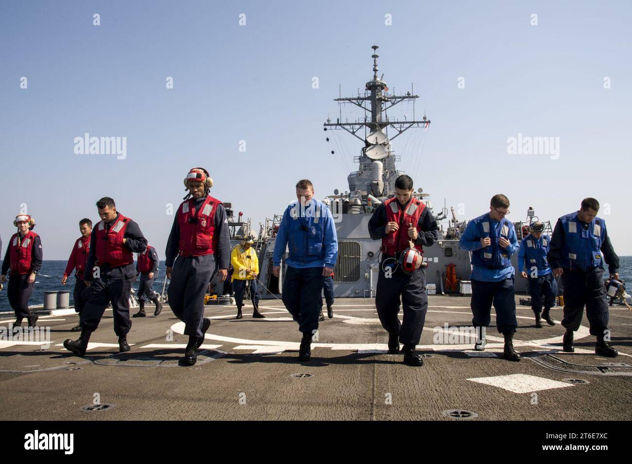 Ddg 70 uss hopper hi-res stock photography and images - Alamy