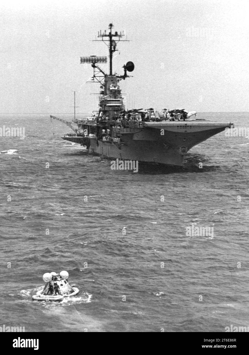 USS Hornet (CVS-12) approaches Apollo 11 space capsule 1969 Stock Photo ...