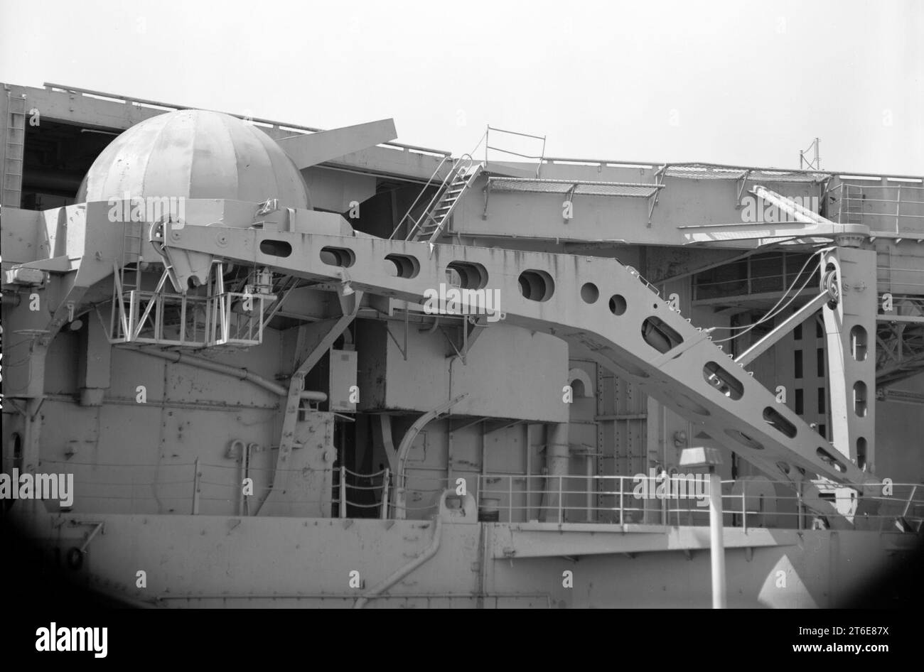 USS Hornet (CVS-12) stbd crane 1992 Stock Photo - Alamy