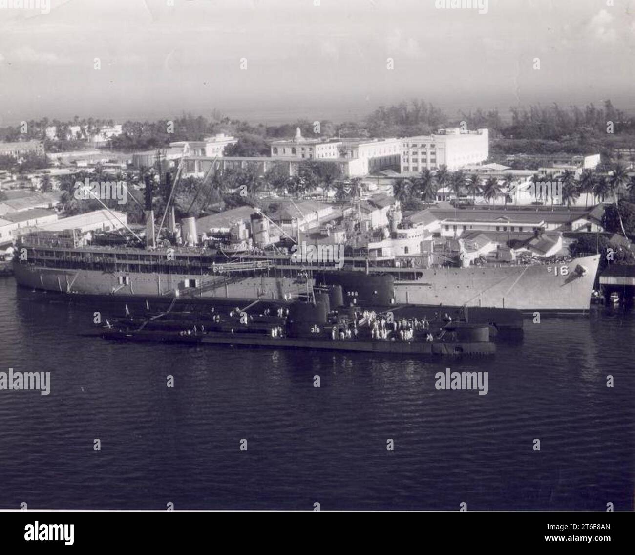 USS Howard W Gilmore AS-16 1960s with subs Stock Photo - Alamy
