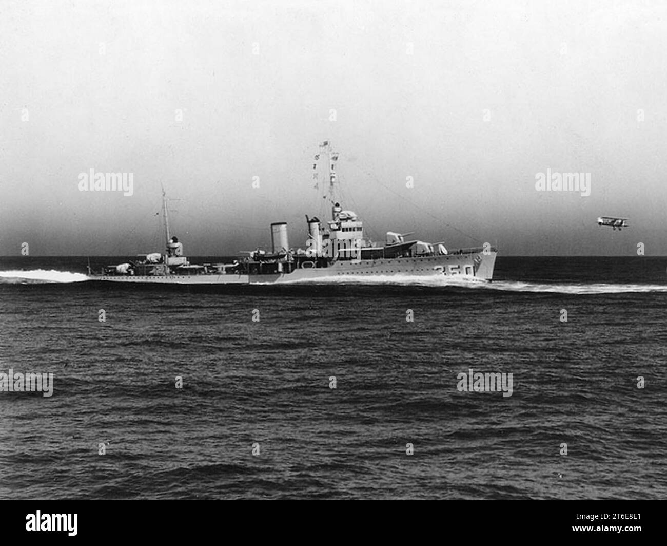 USS Hull (DD-350) at sea c1936 Stock Photo - Alamy