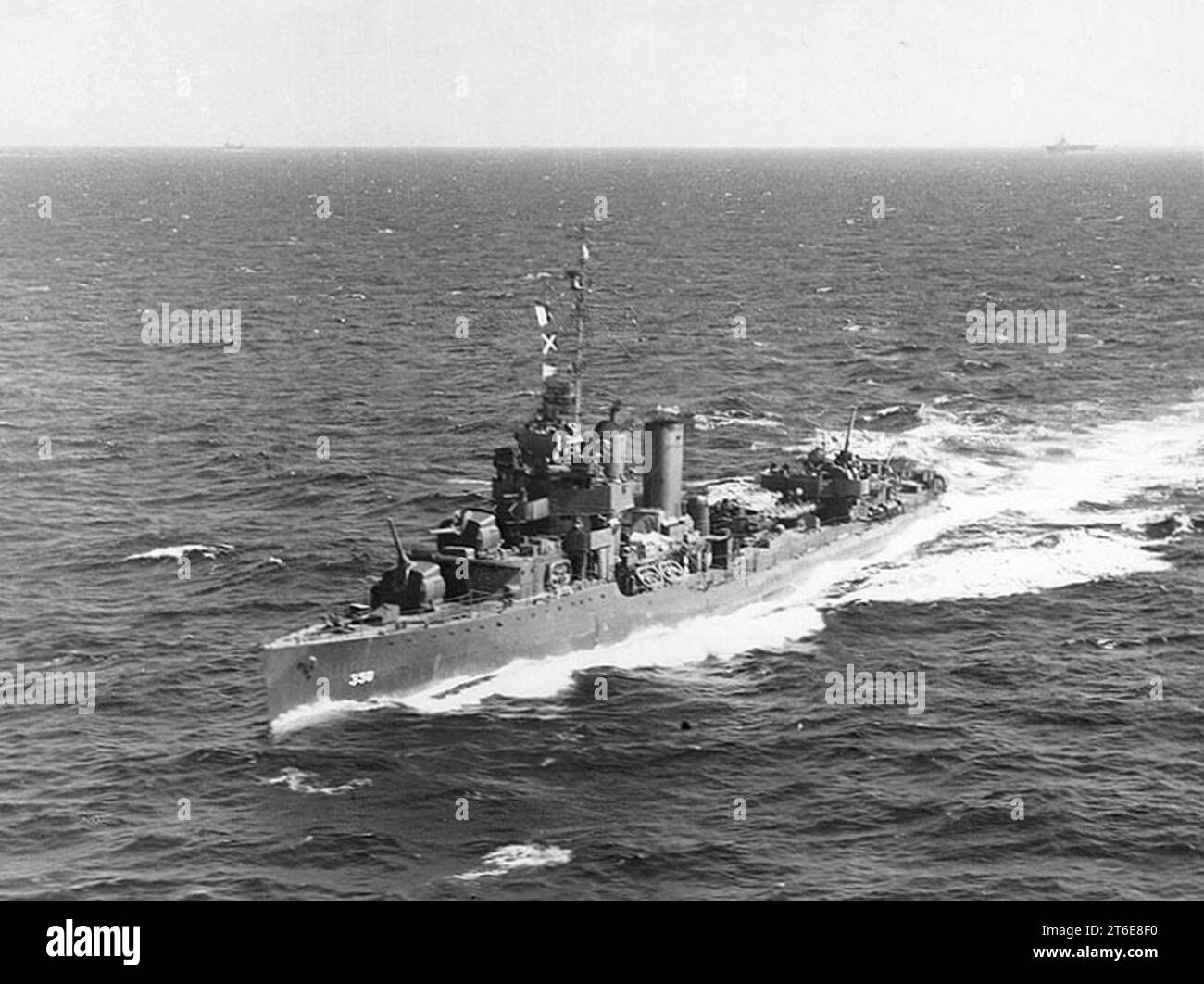USS Hull (DD-350) at sea in May 1944 Stock Photo - Alamy