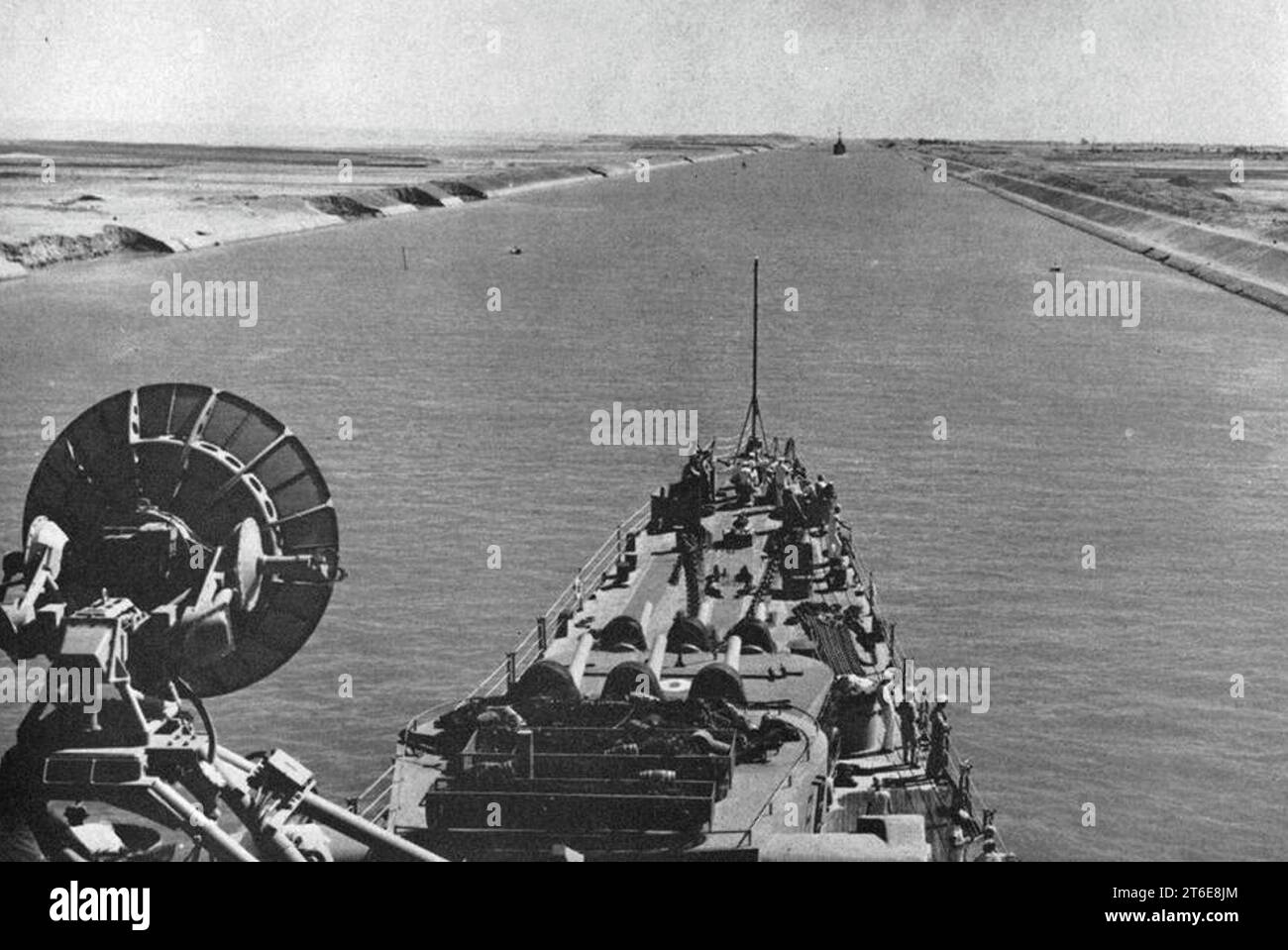 USS Huntington (CL-107) transiting the Suez Canal, in 1948 Stock Photo ...
