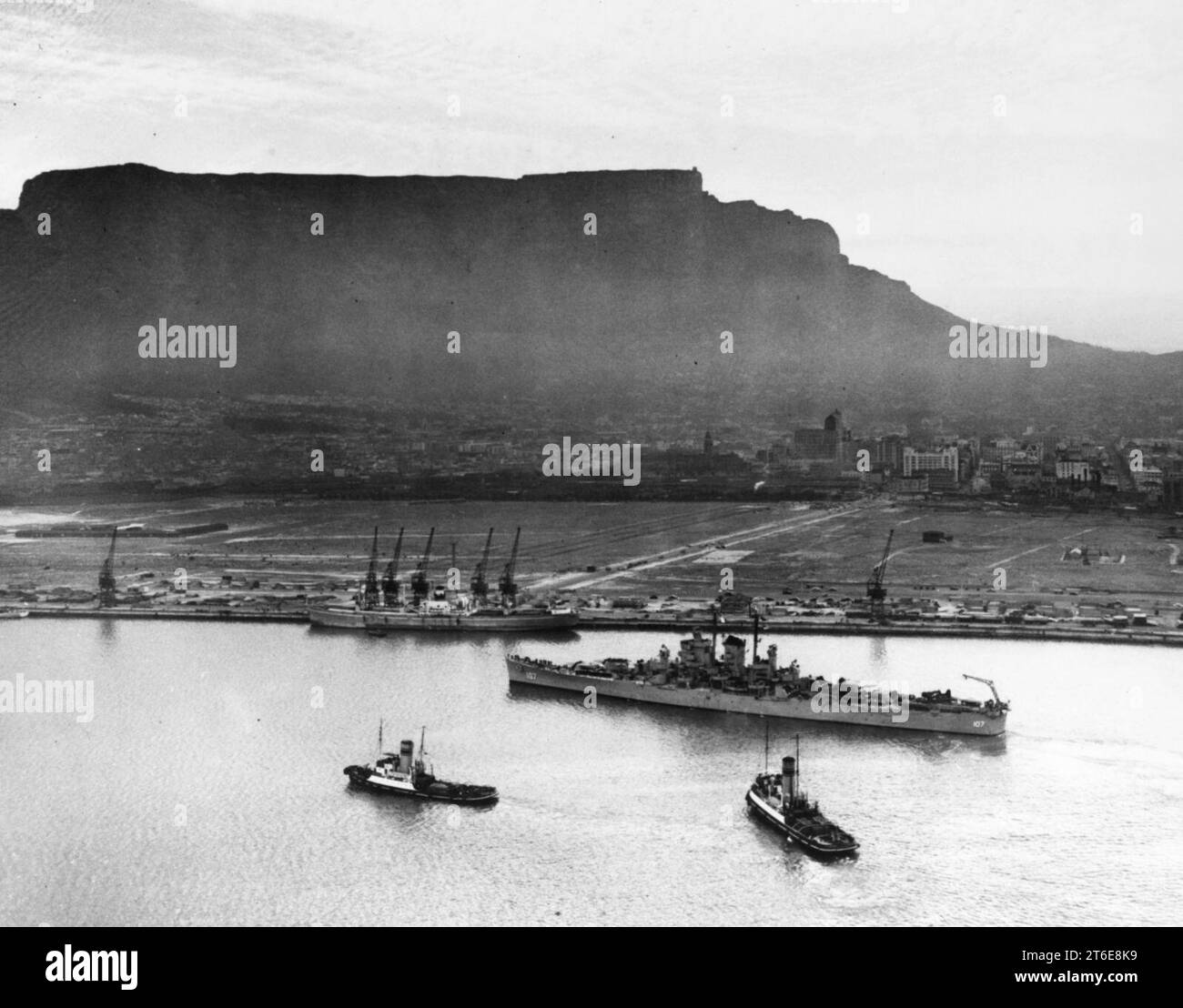 USS Huntington (CL-107) at Cape Town in October 1948 Stock Photo - Alamy