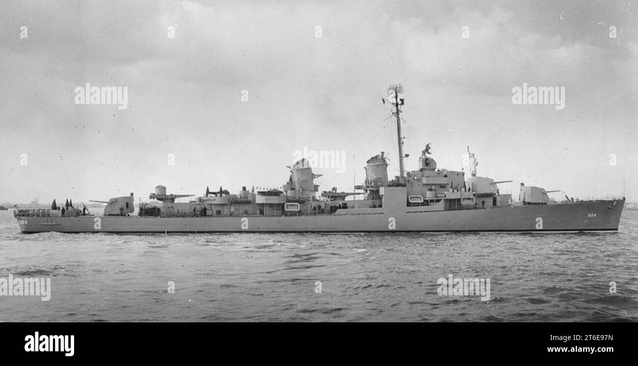 USS Ingraham (DD-694) off New York City on 9 March 1944 Stock Photo - Alamy