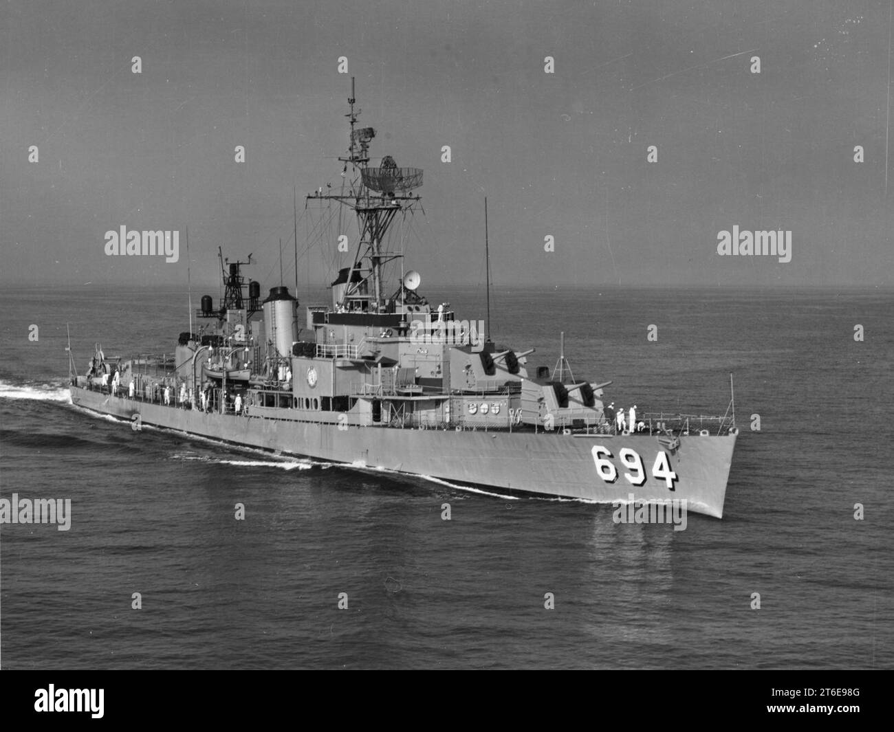 USS Ingraham (DD-694) underway in June 1962 Stock Photo - Alamy