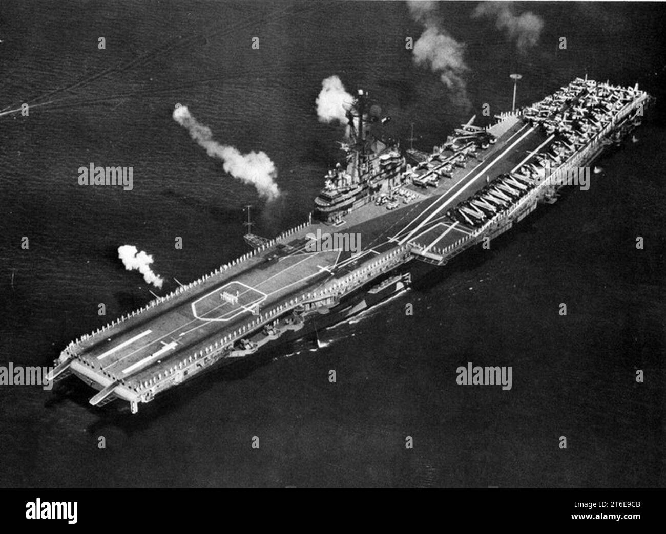 USS Intrepid (CVS-11) firing salute 1962 Stock Photo - Alamy