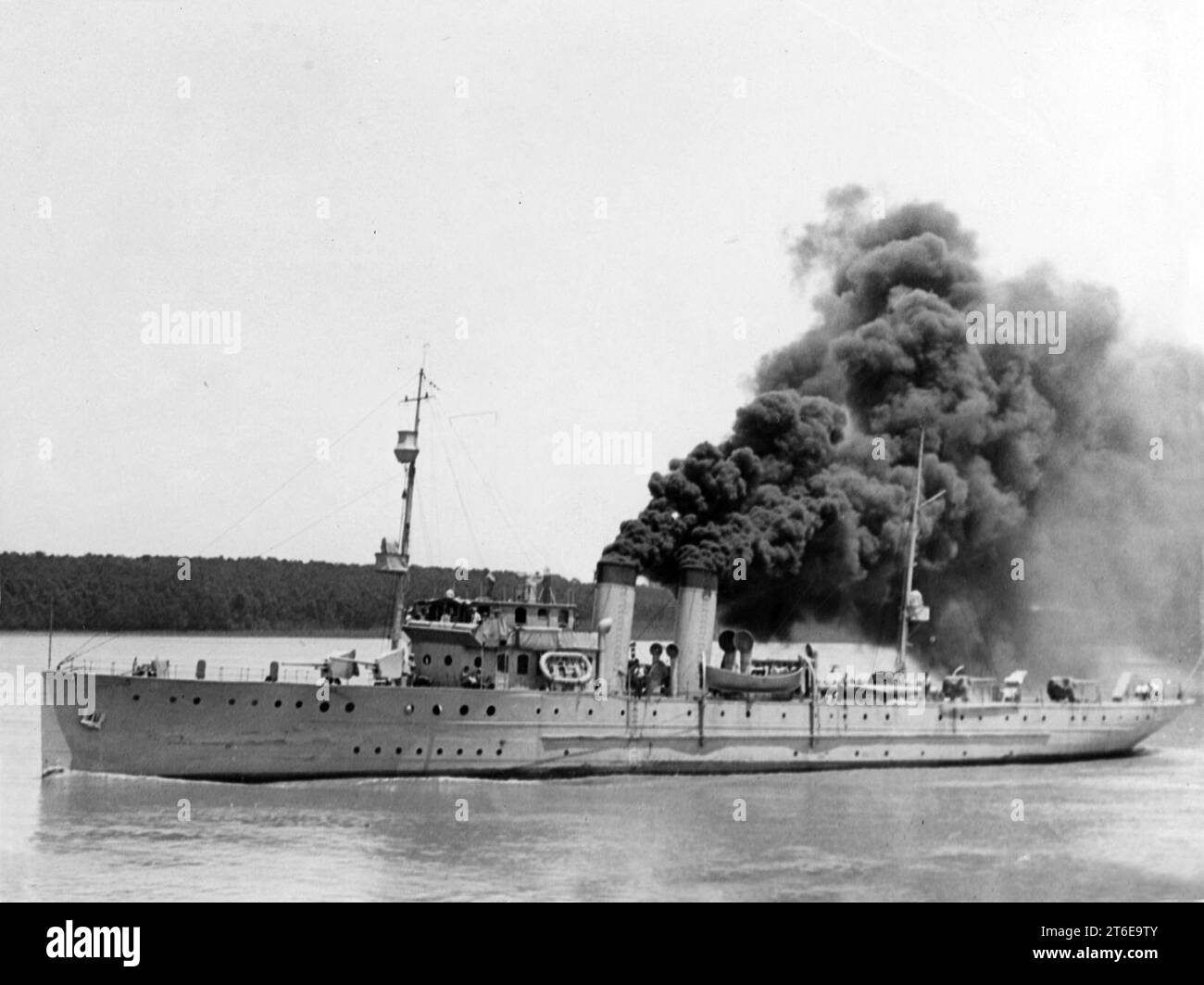 USS Isabel (PY-10) making smoke while underway, circa 1919-1921 Stock ...