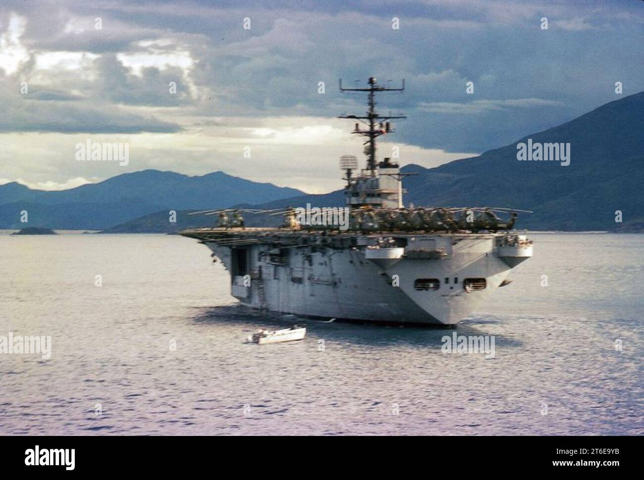 USS Iwo Jima (LPH-2) aft Stock Photo - Alamy