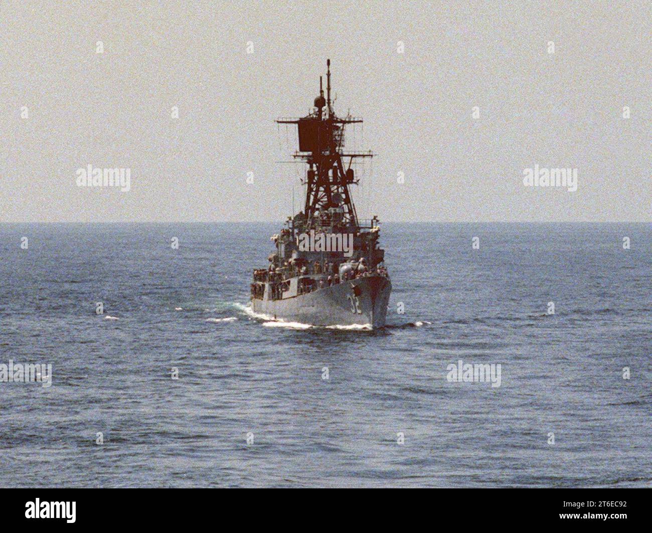 USS John Paul Jones (DDG-32) starboard bow view Stock Photo - Alamy