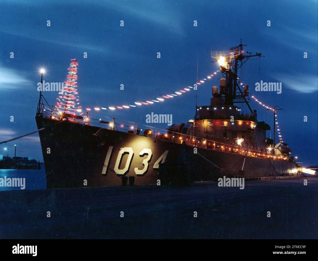 Uss john r perry hi-res stock photography and images - Alamy