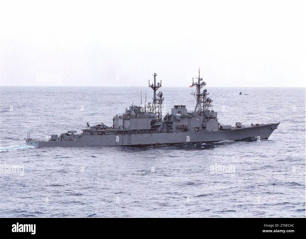 USS John Rogers (DD-983) underway in the Atlantic Ocean on 10 October ...