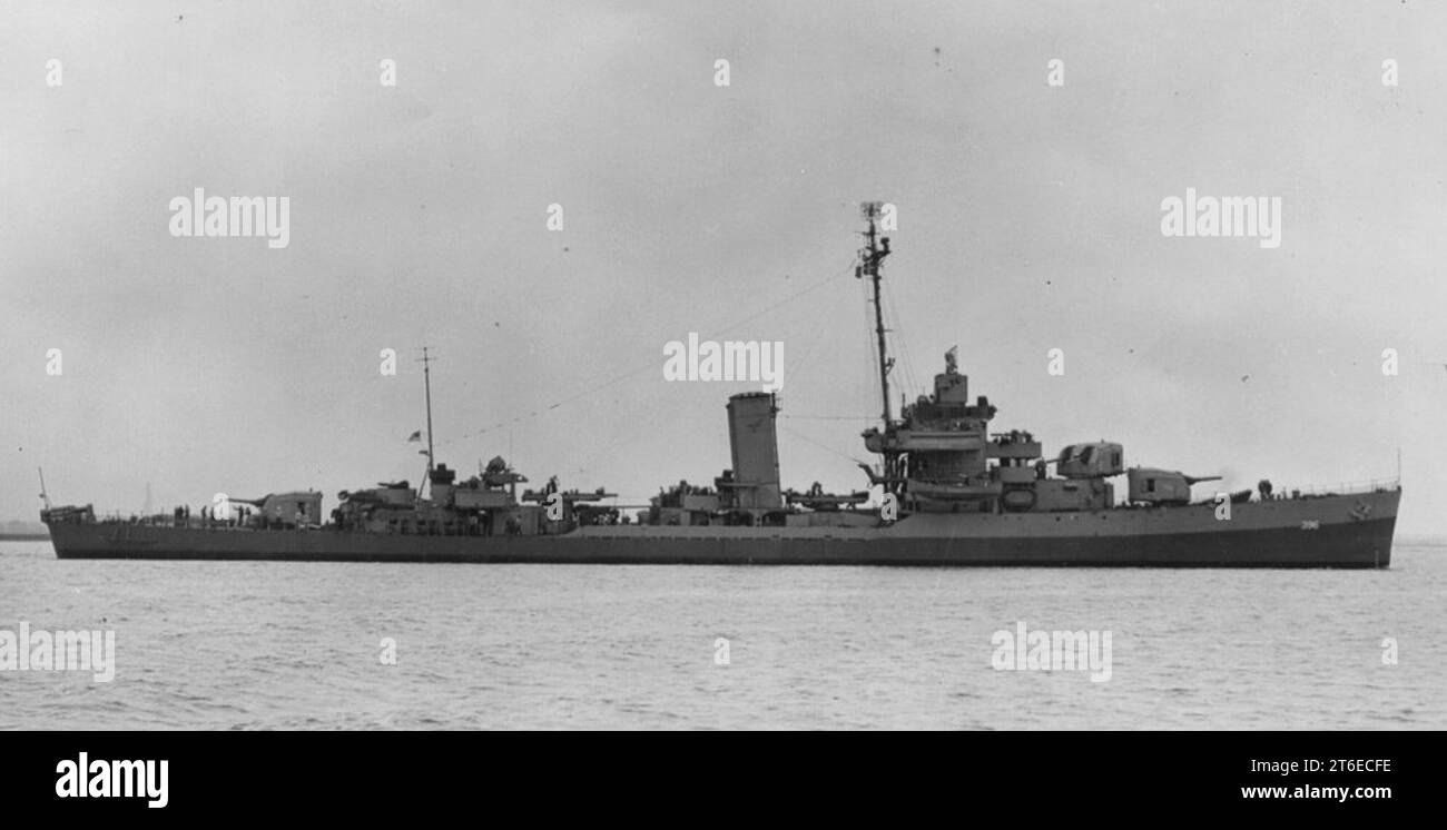 USS Jouett (DD-396) off the Charleston Navy Yard in 1944 Stock Photo ...