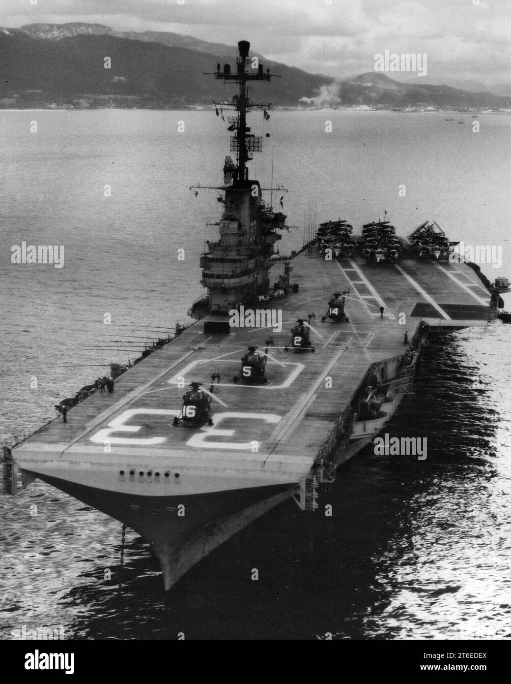 USS Kearsarge (CVS-33) at Kobe 1959 Stock Photo - Alamy