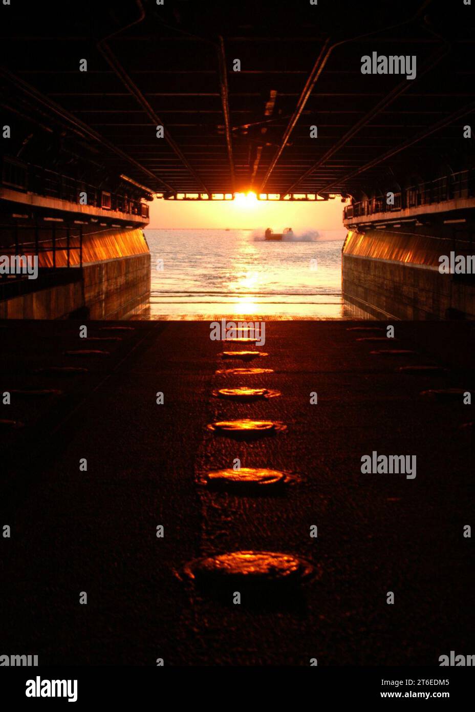 USS Kearsarge amphibious assault vessel well deck Stock Photo - Alamy