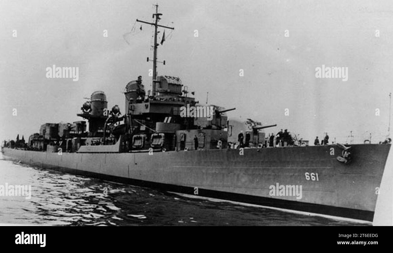Uss kidd dd 661 hi-res stock photography and images - Alamy
