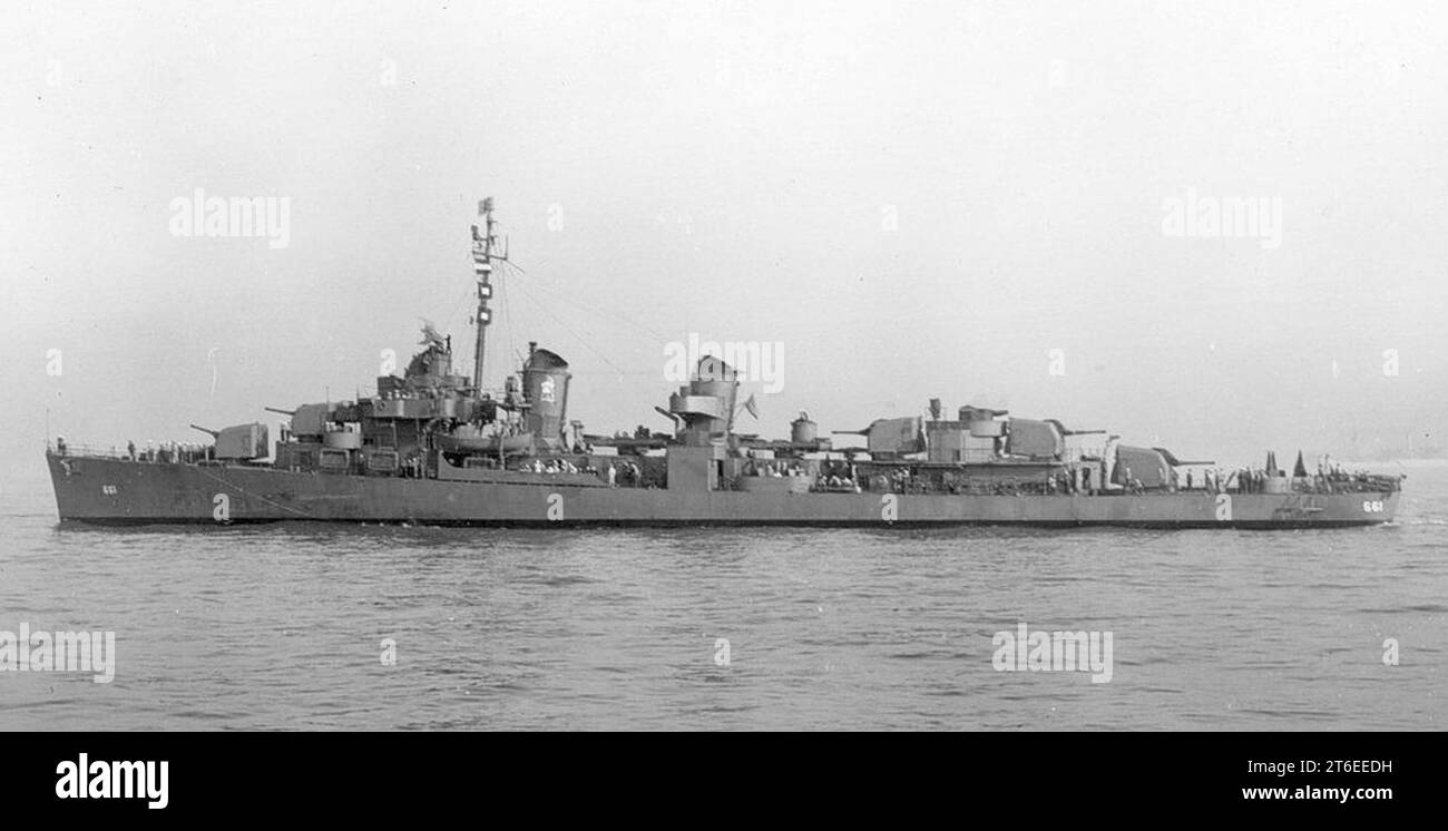 Uss kidd dd 661 hi-res stock photography and images - Alamy