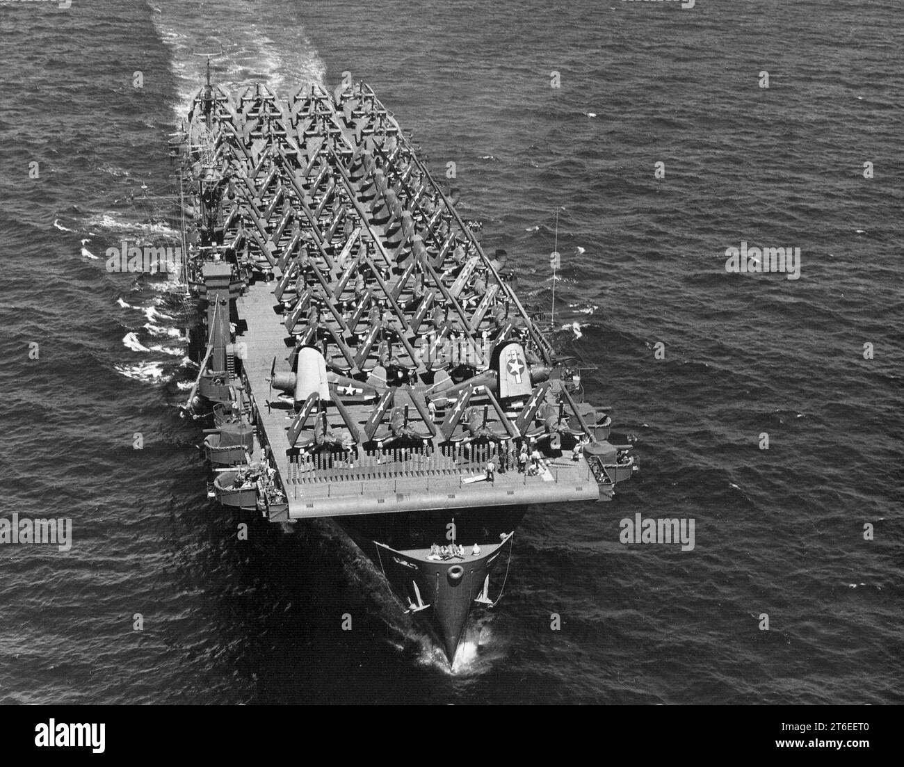USS Kwajalein (CVE-98) transporting aircraft 1944 Stock Photo - Alamy