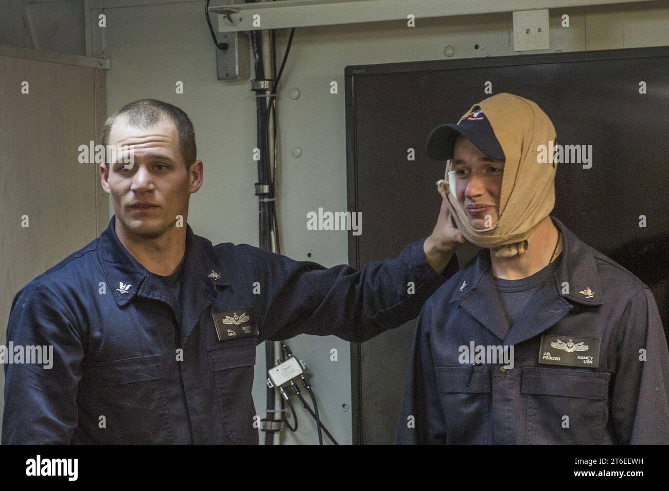 USS Laboon action 150305 Stock Photo - Alamy