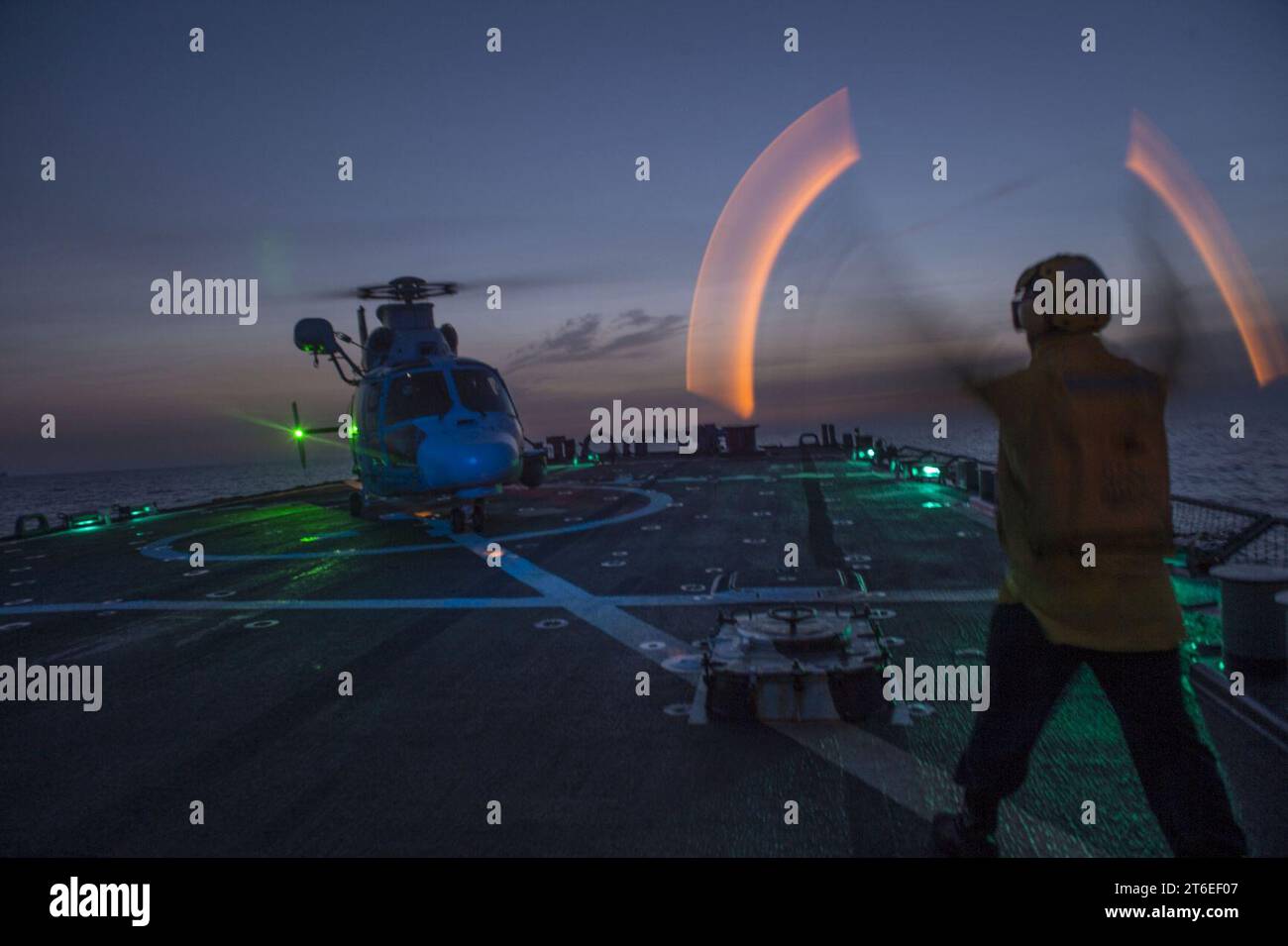 USS Laboon conducts flight operations Stock Photo - Alamy