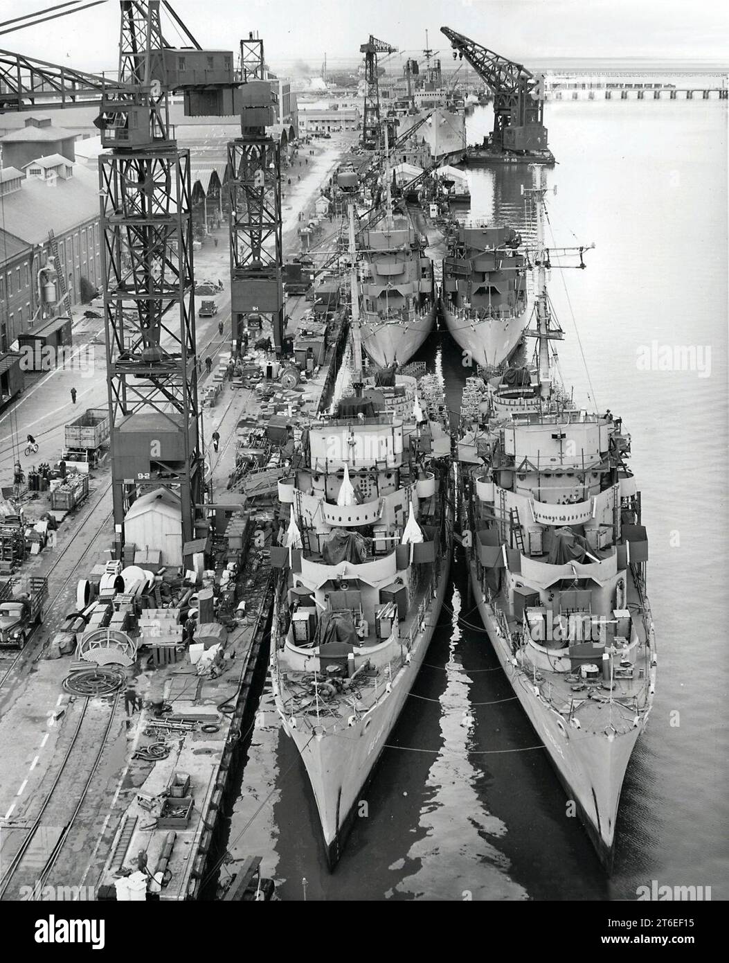USS Lake (DE-301), USS Lyman (DE-302), USS Crowley (DE-303) and USS ...