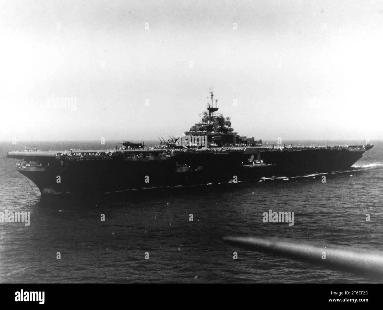 USS Lake Champlain (CV-39) underway at sea on 23 June 1945 Stock Photo ...