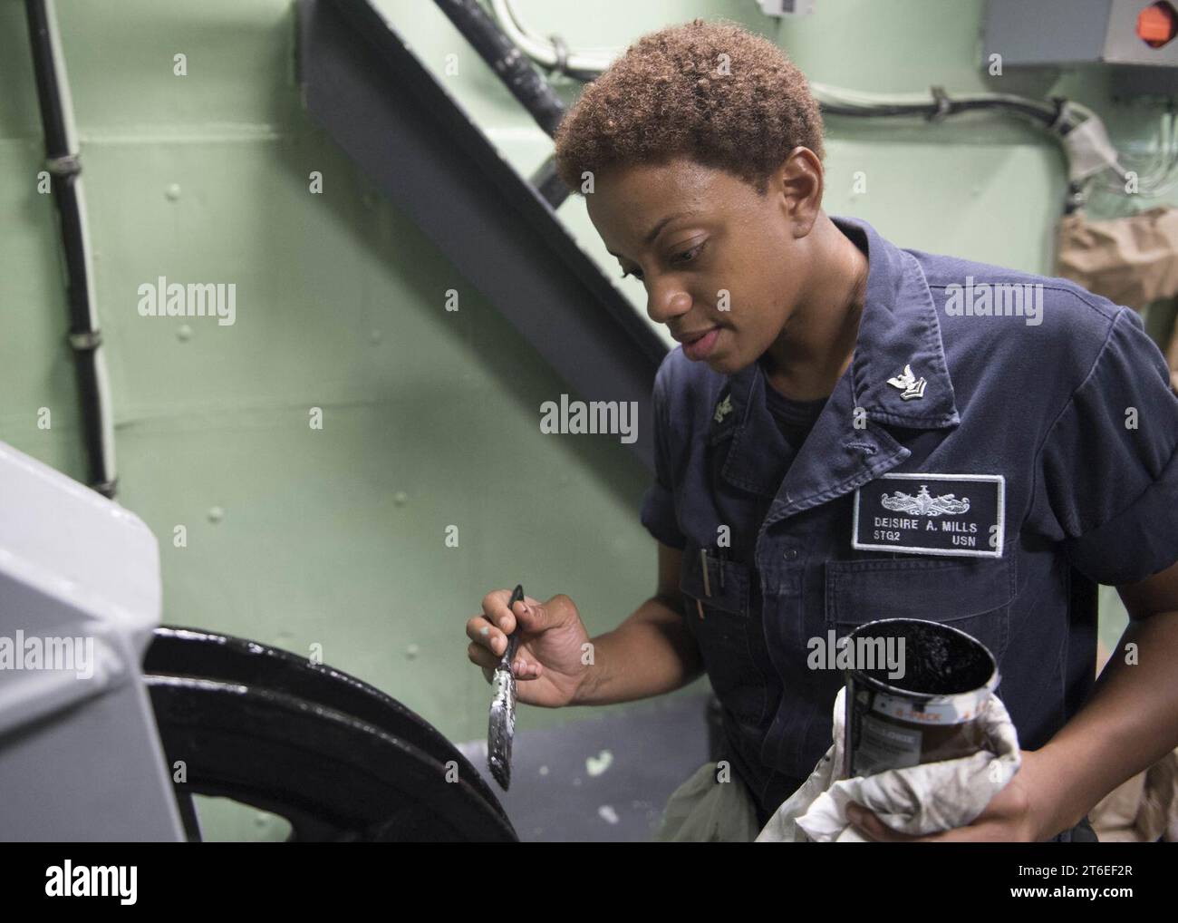 USS Lake Erie (CG 70) Sailor paints fleet angle compensator 170829 ...
