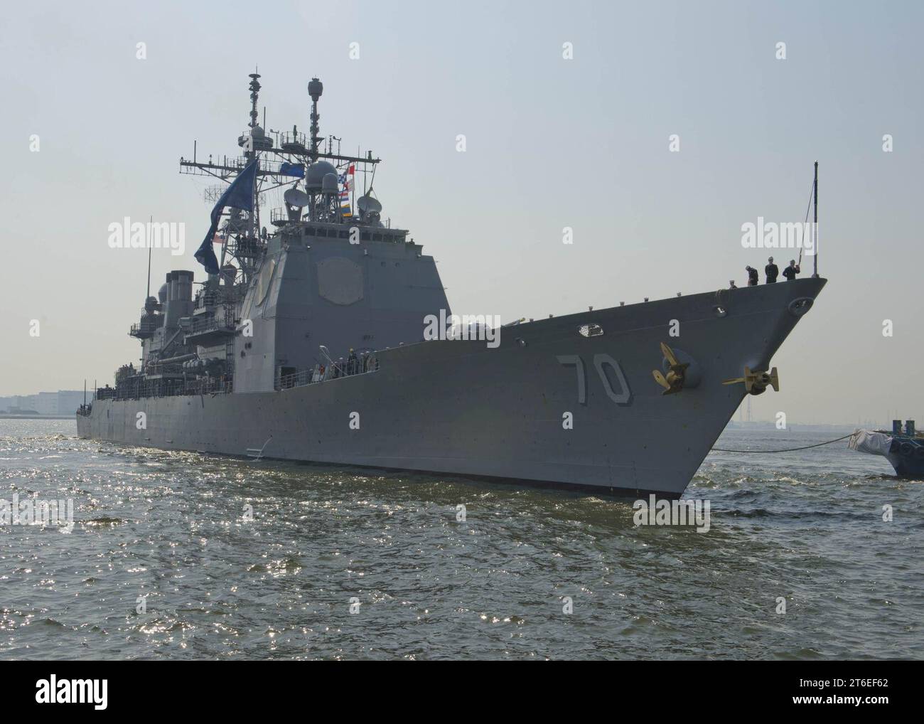 USS Lake Erie visits Osaka 140410 Stock Photo - Alamy