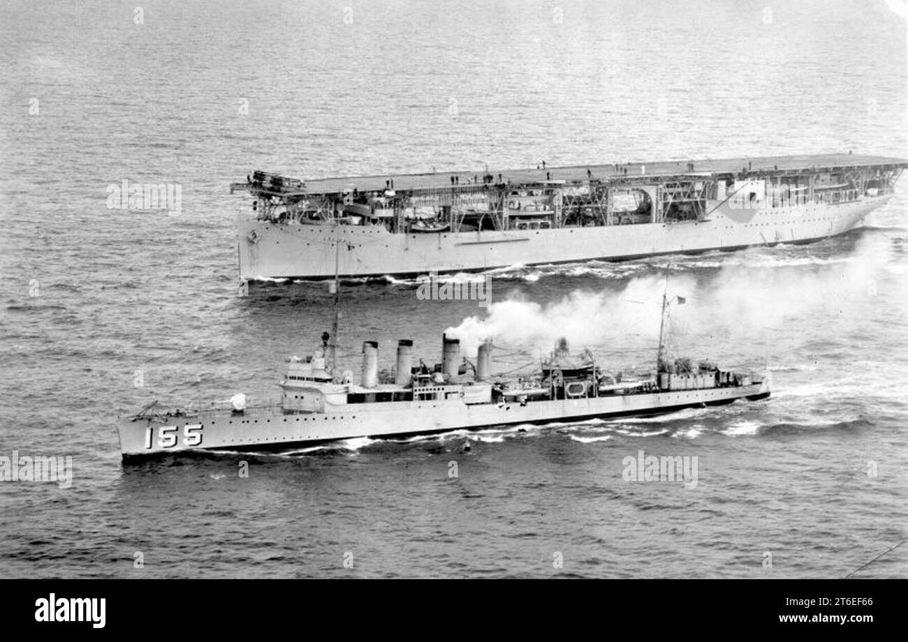 USS Langley (CV-1) and USS Cole (DD-155) underway in the South Pacific ...