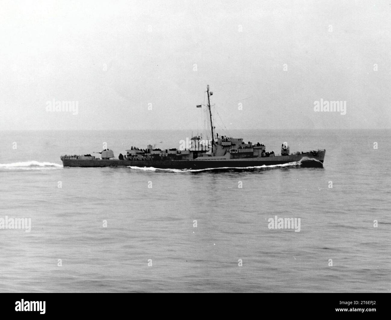 USS Leslie L. B. Knox (DE-580) underway at sea, circa in 1945 Stock ...