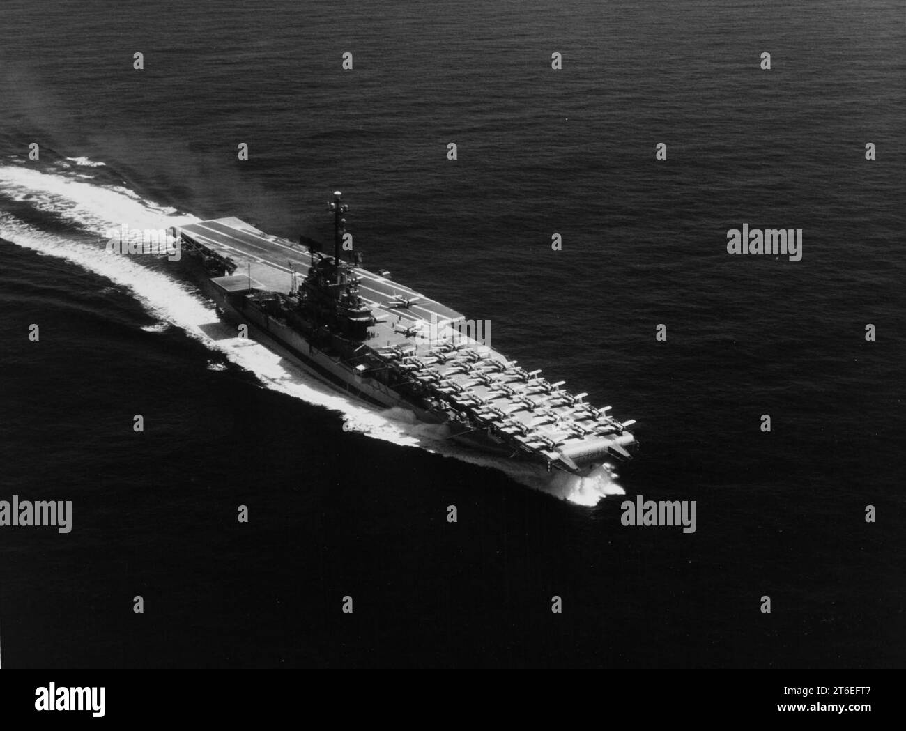 USS Lexington (CVS-16) underway on 15 July 1963 Stock Photo - Alamy