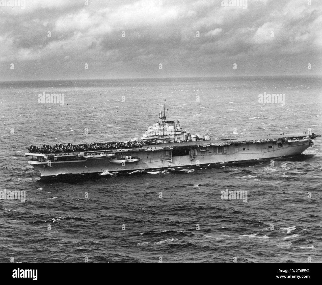 USS Leyte (CV-32) underway at sea on 20 November 1948 Stock Photo - Alamy
