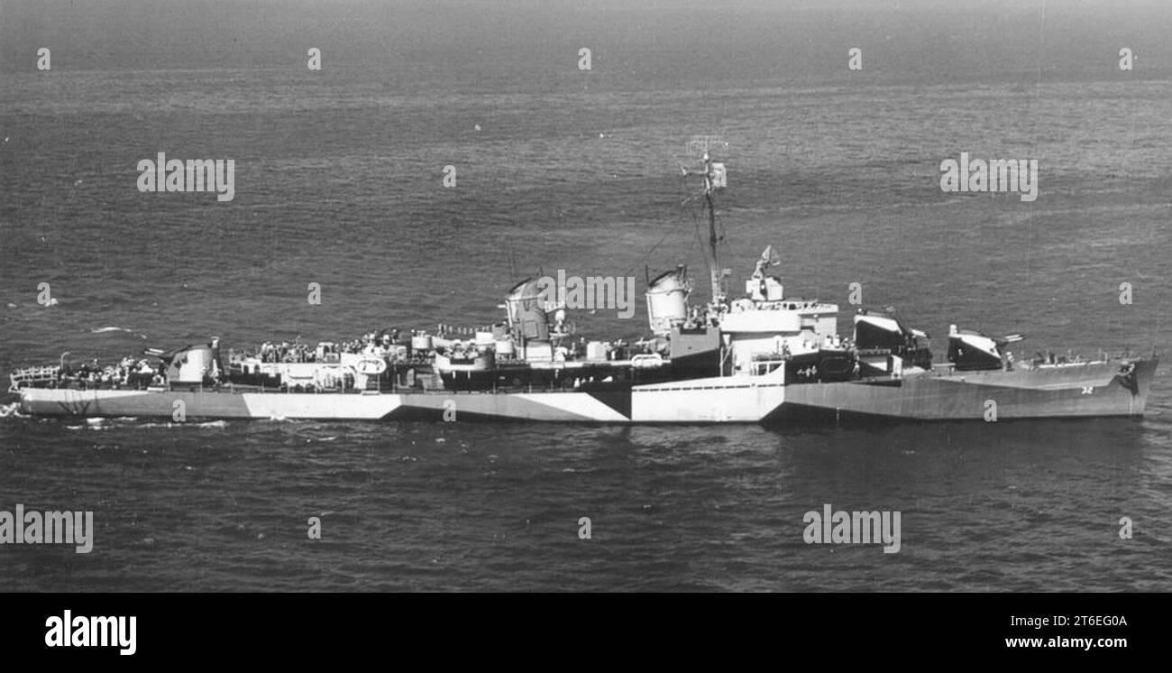 USS Lindsey (DM-32) off San Pedro, California, 5 September 1944 Stock ...