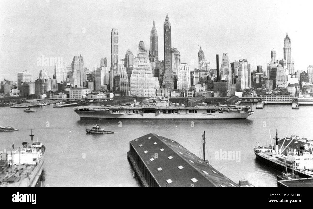 USS Leyte (CVS-32) off New York City (USA), on 20 January 1959 Stock ...