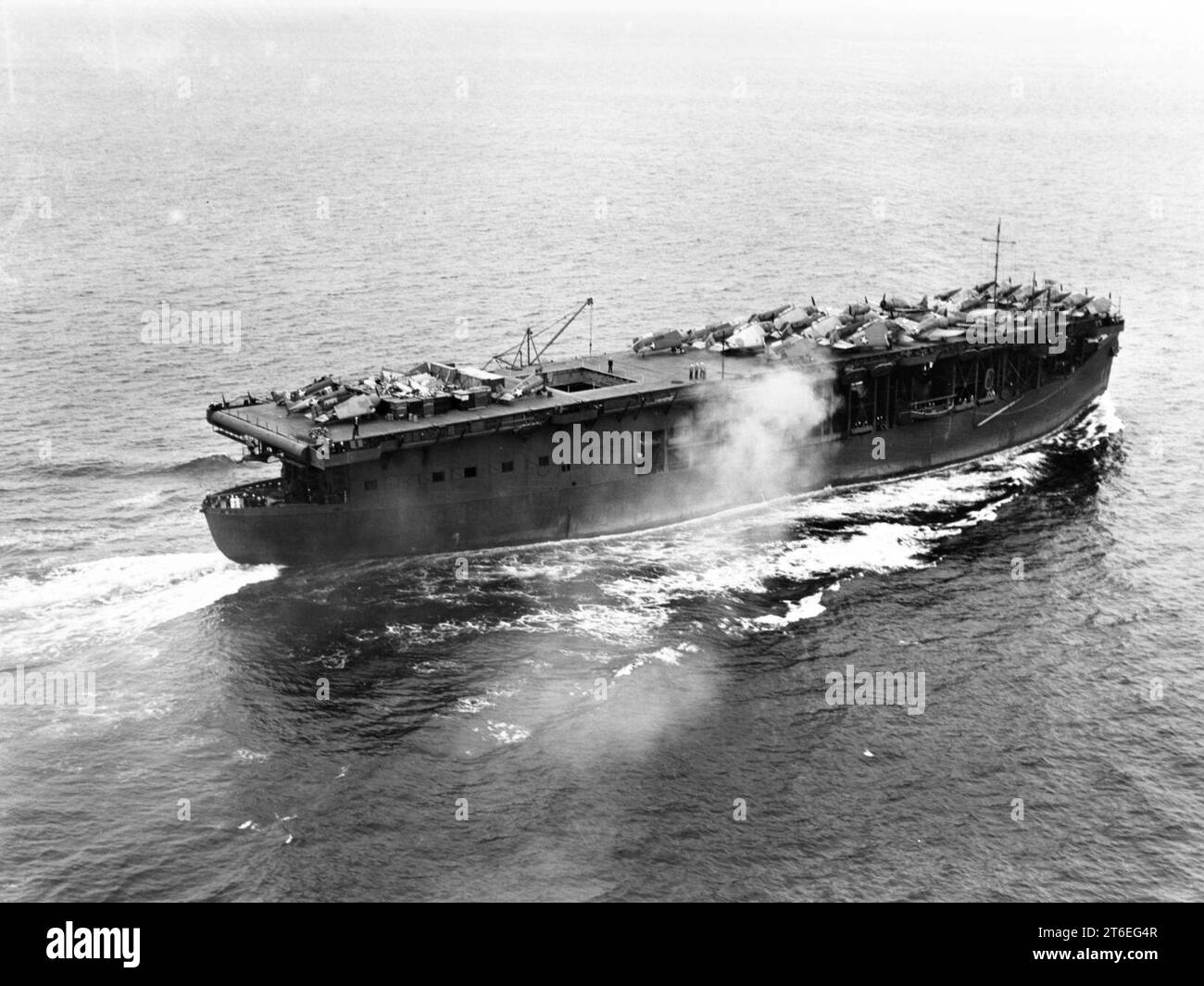 USS Long Island (ACV-1) underway on 25 May 1943 Stock Photo - Alamy
