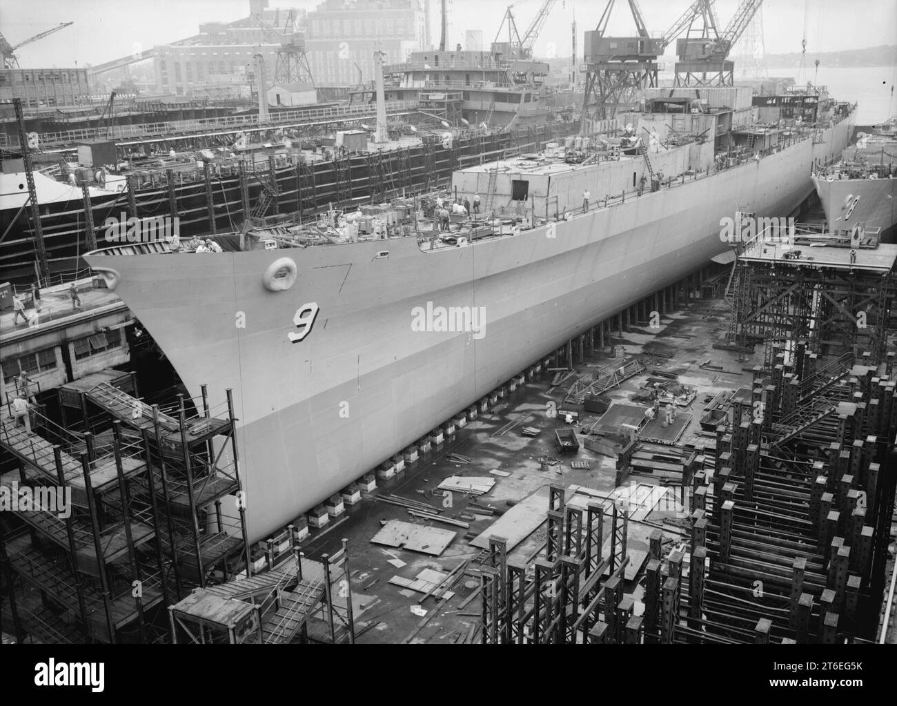 USS Long Beach (CGN-9) under construction in July 1959 Stock Photo - Alamy