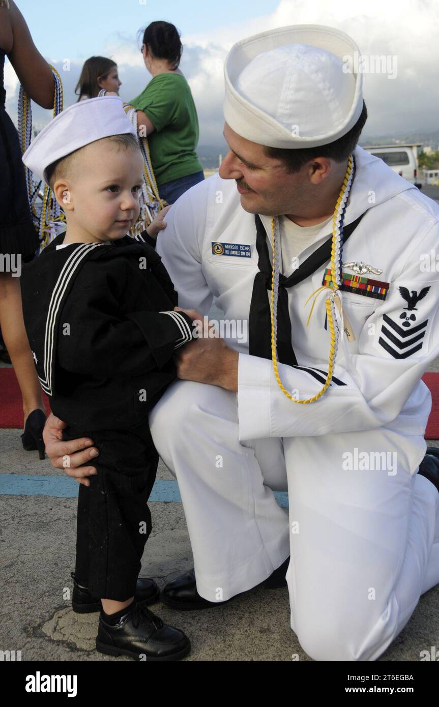 Uss louisville ssn 724 hi-res stock photography and images - Alamy