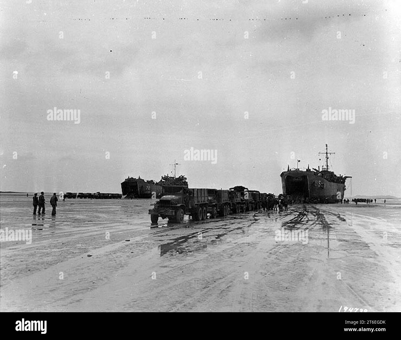 USS LST-72 and USS LST-325 Stock Photo - Alamy