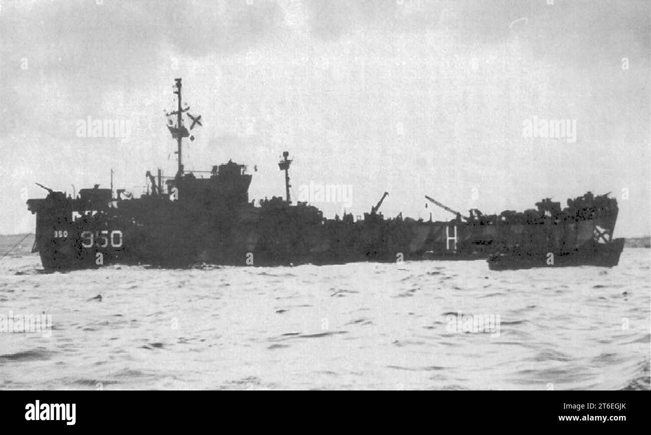 USS LST-950 Okinawa April 1945 Stock Photo - Alamy