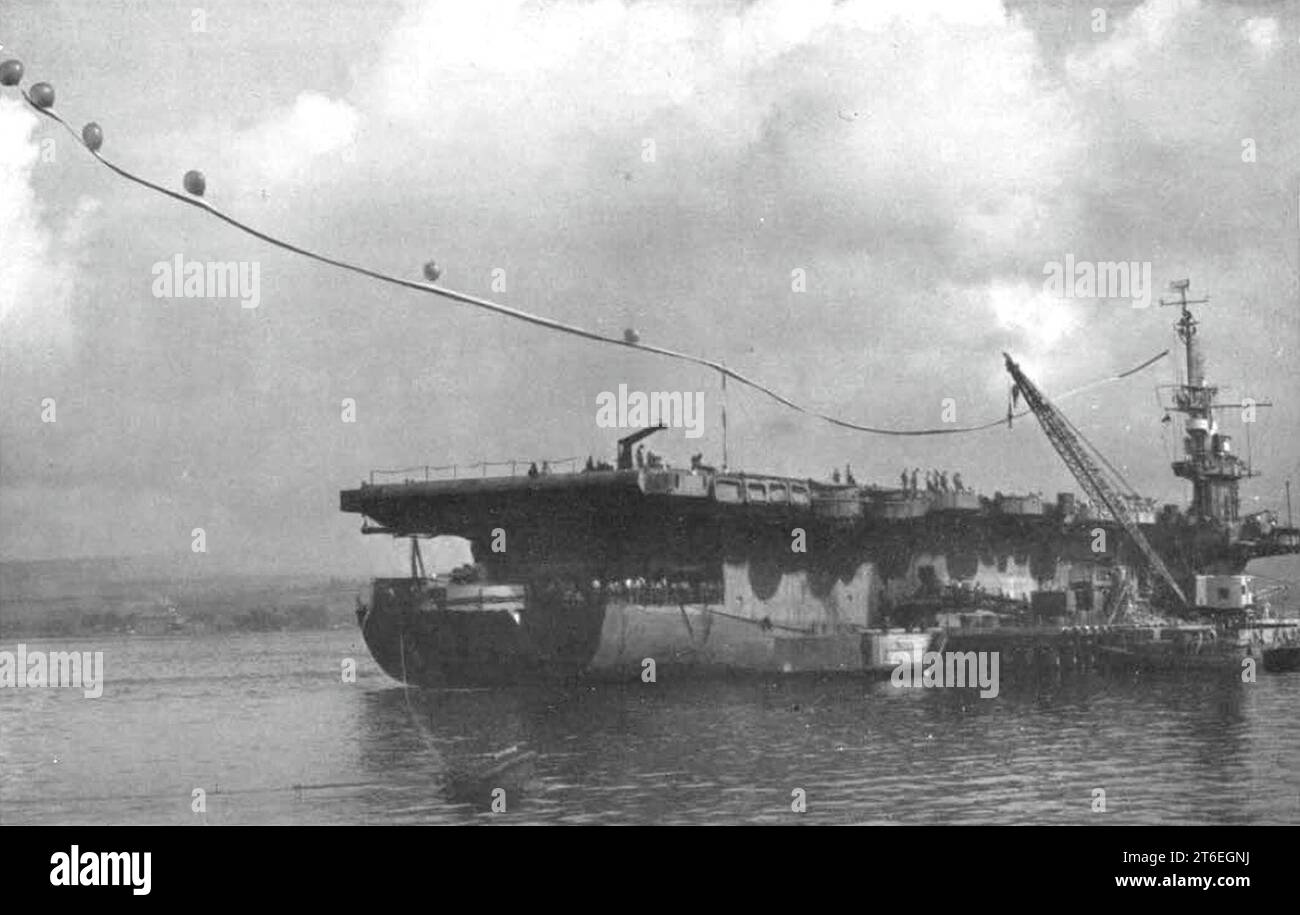 USS Lunga Point (CVE-94) with long homeward bound pennant, in November ...