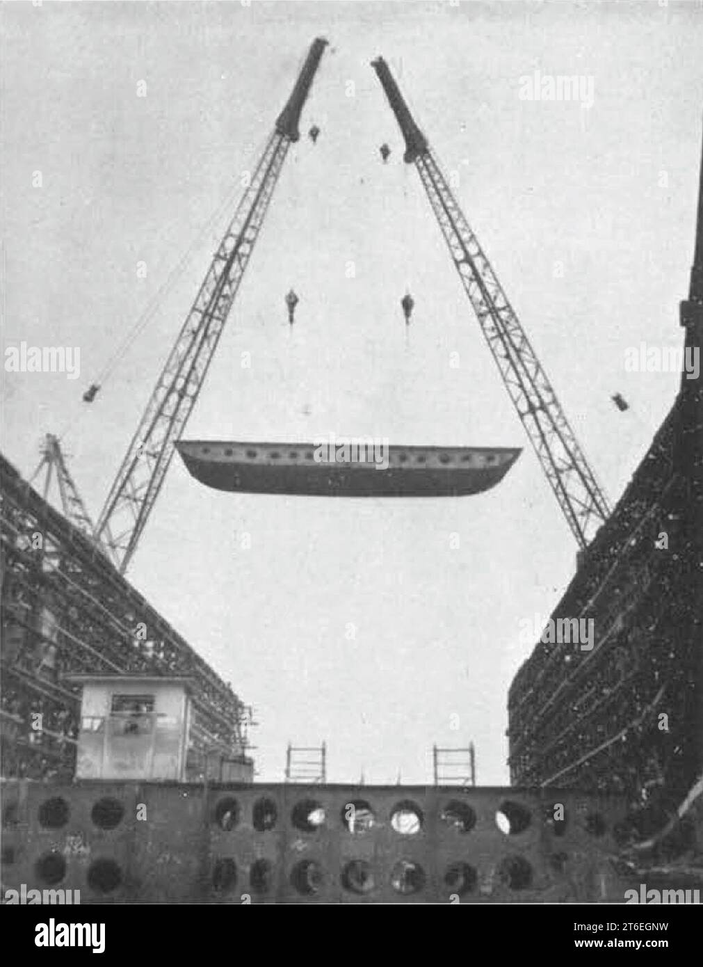 USS Lunga Point (CVE-94) under construction at Kaiser Shipyards, circa ...