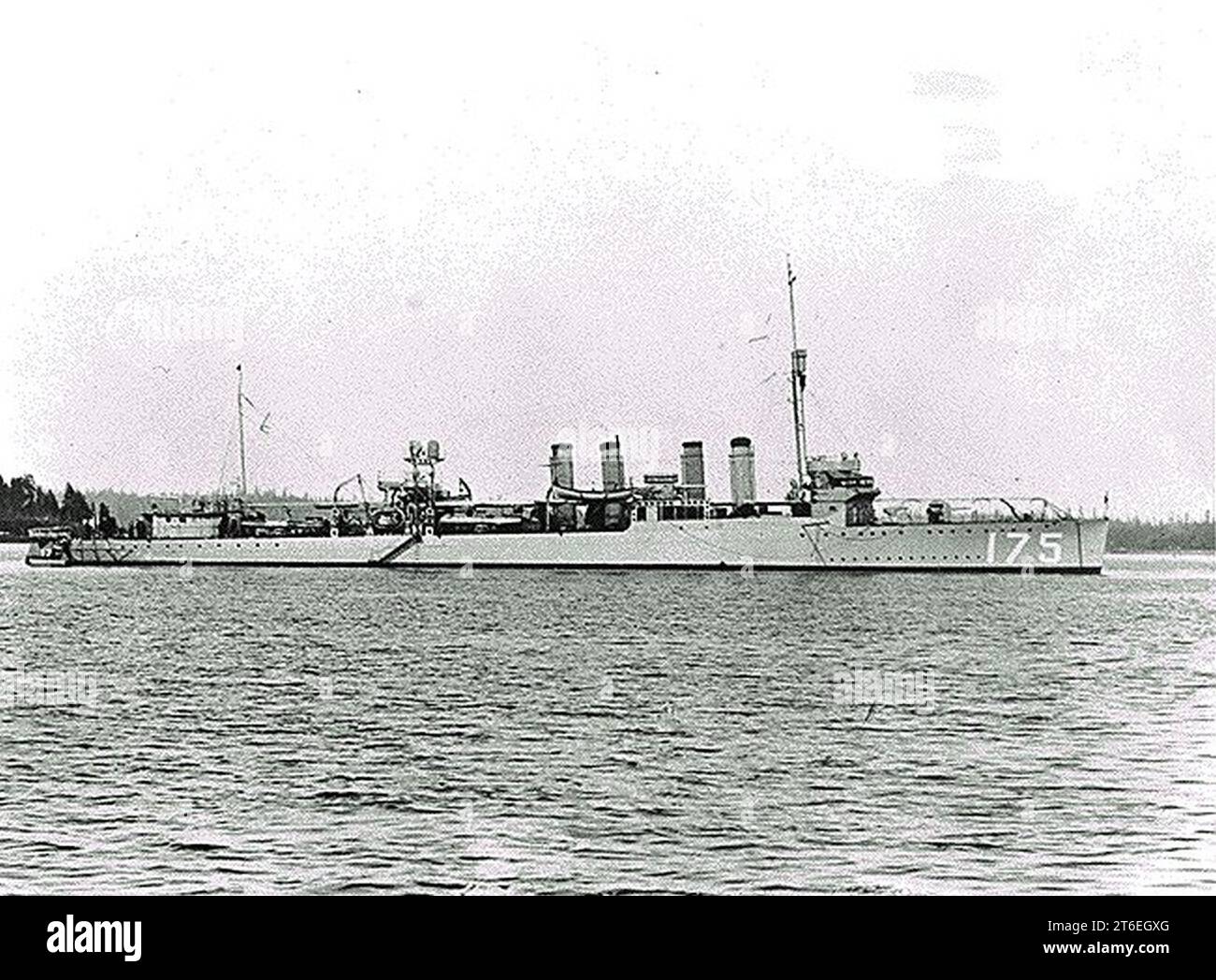 USS MacKenzie (DD-175) at anchor, circa 1920-1922 Stock Photo - Alamy