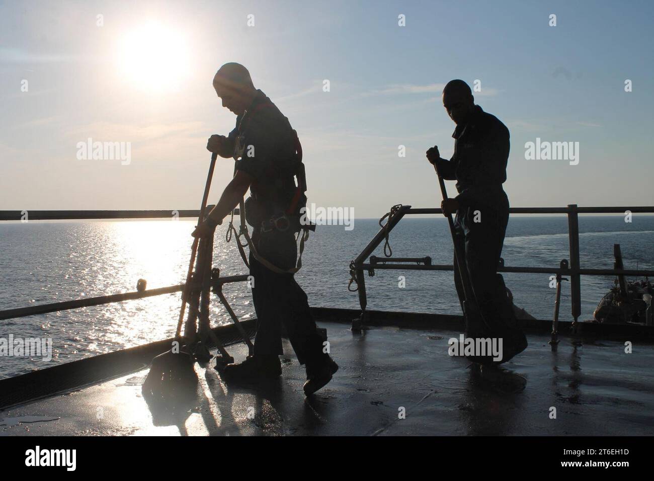 USS Mahan (DDG 72) 141115 Stock Photo - Alamy