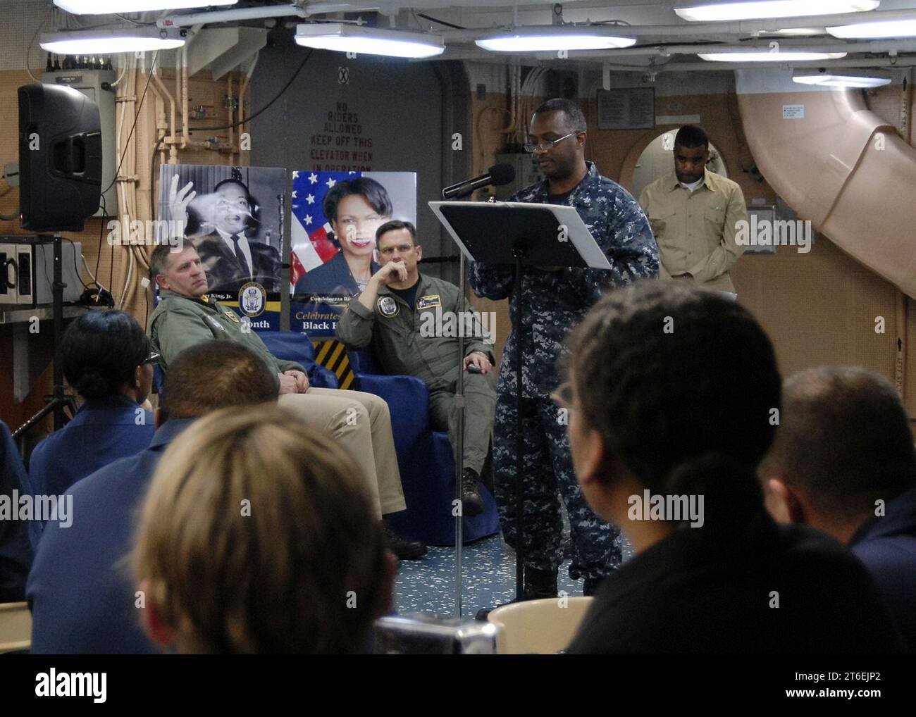 USS Makin Island action Stock Photo - Alamy