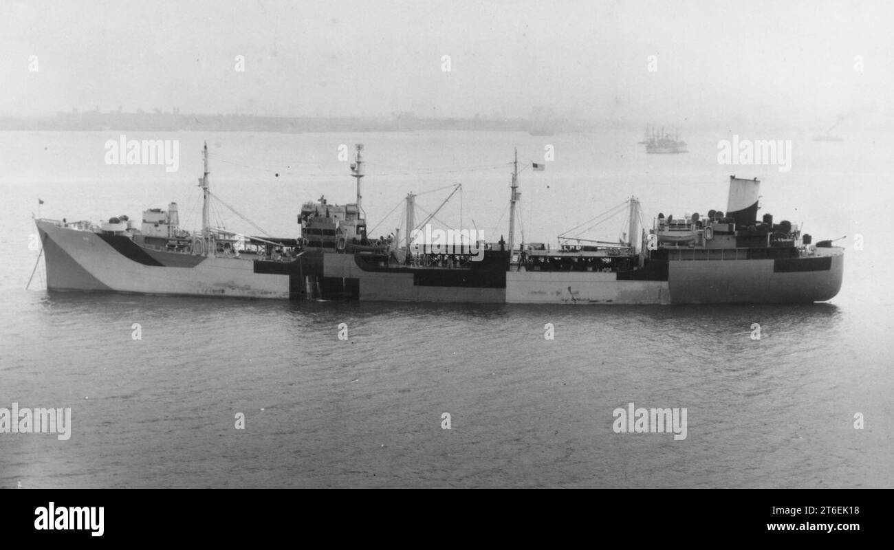 USS Manatee (AO-58) at anchor in Hampton Roads on 11 April 1944 Stock ...
