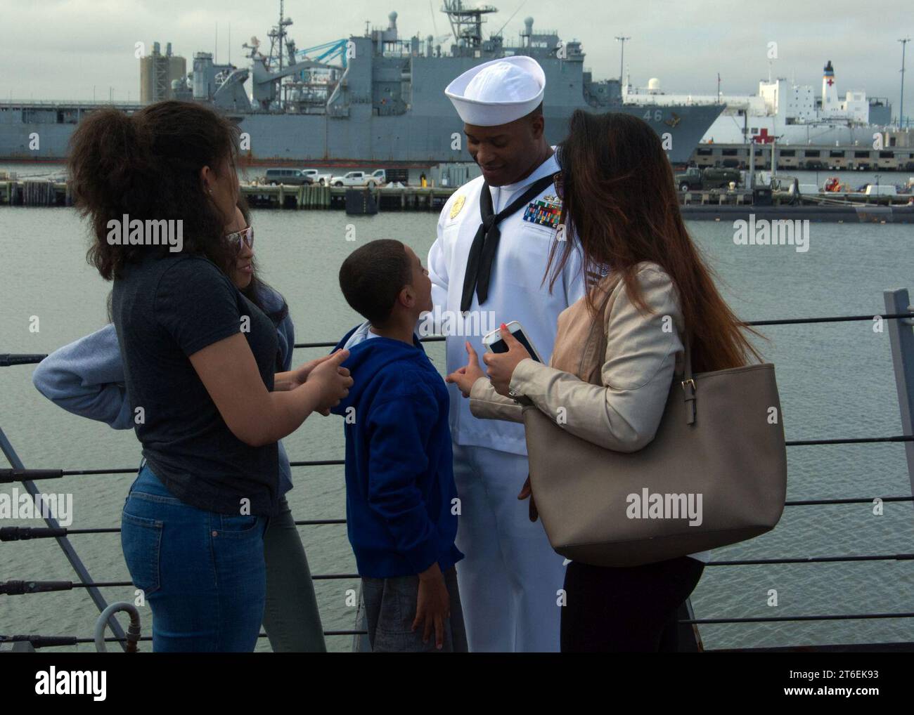 USS Mason (DDG 87) (Image 1 of 11) 160601 Stock Photo - Alamy