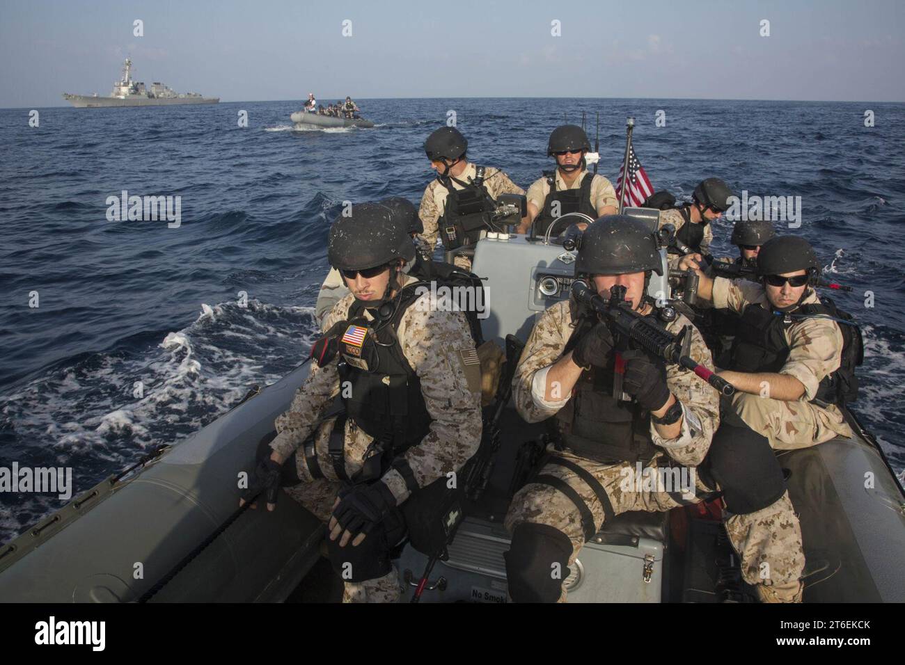USS MASON (DDG 87) 131113 Stock Photo - Alamy