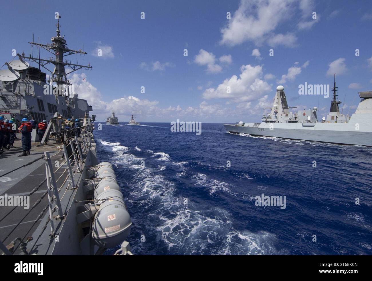 USS MASON (DDG 87) 130920 Stock Photo - Alamy