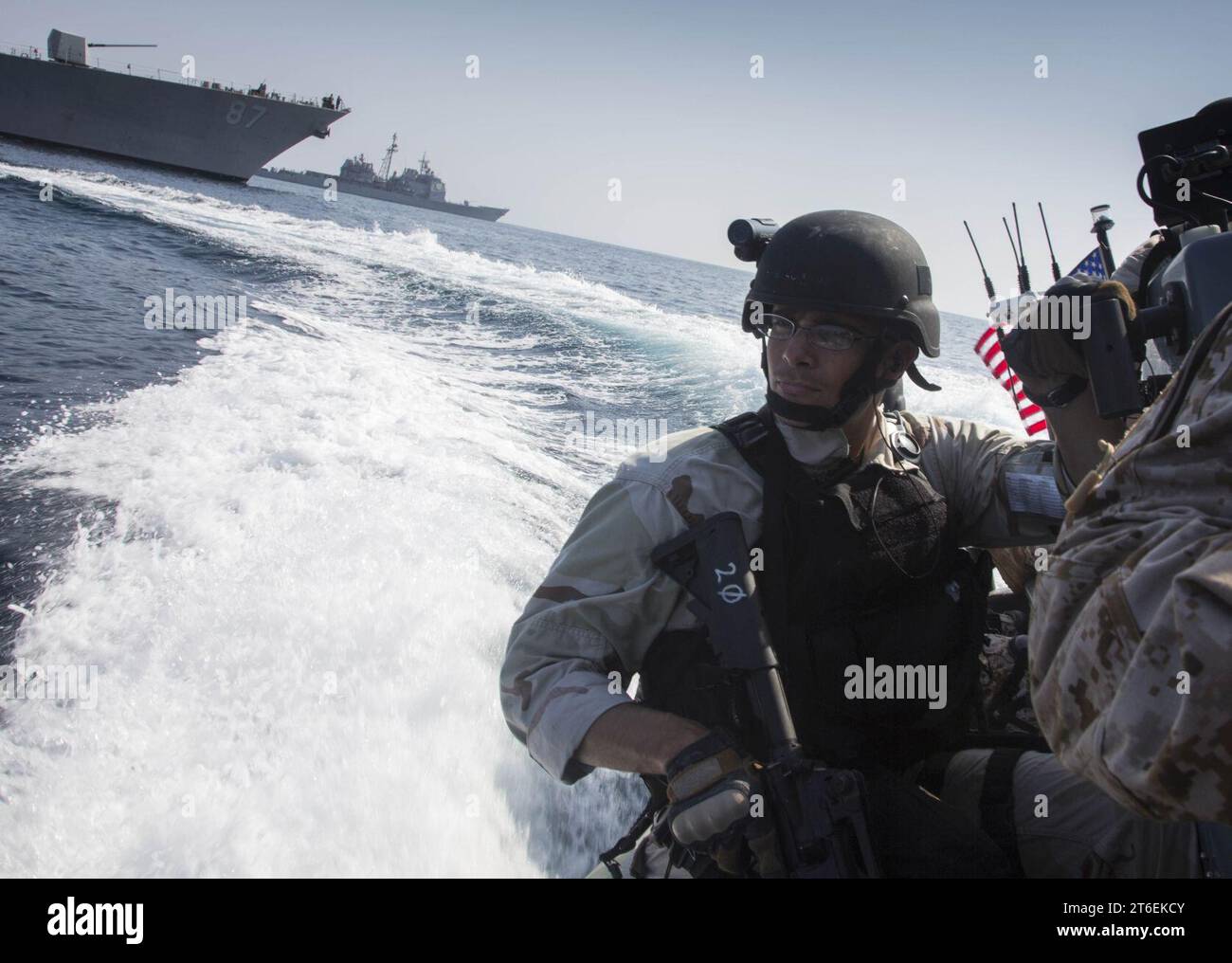 USS MASON (DDG 87) 131113 Stock Photo - Alamy